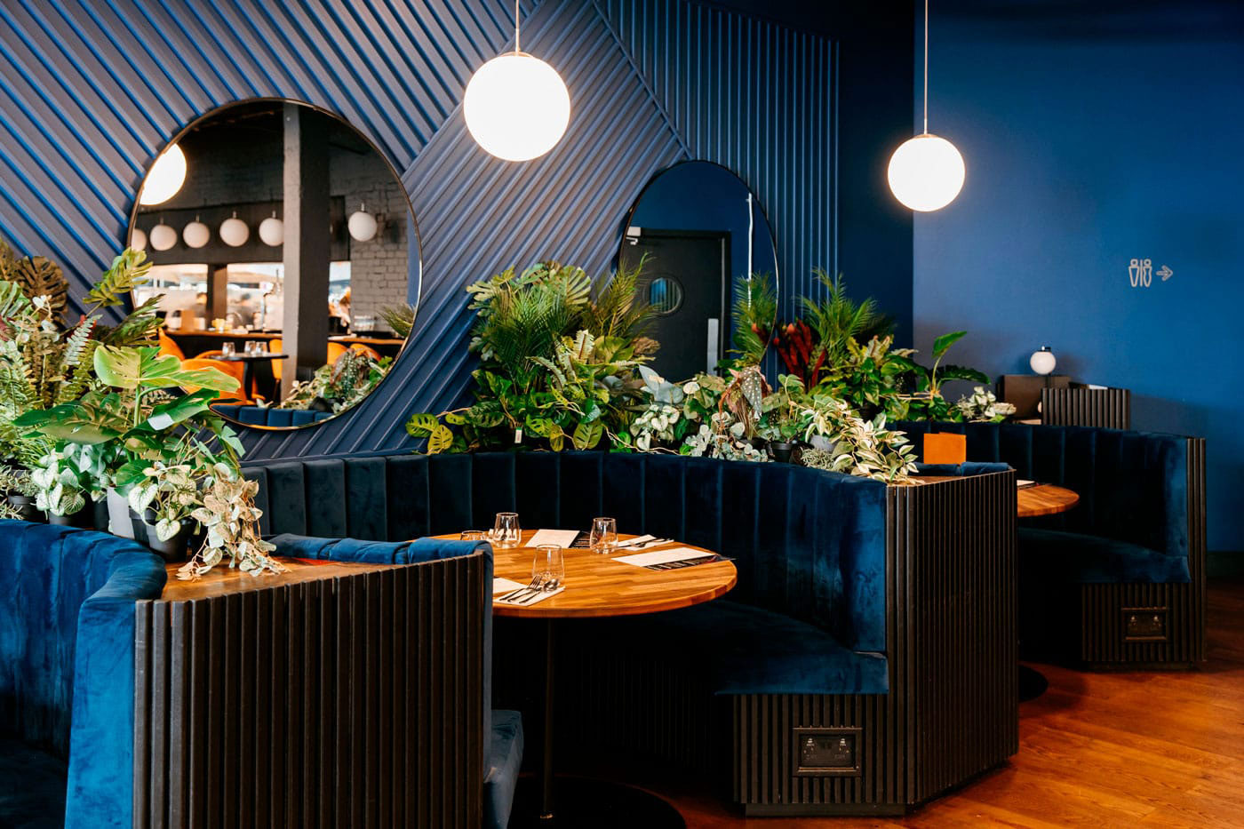 Studio Five Restaurant |Wembley Restaurant with Live Music